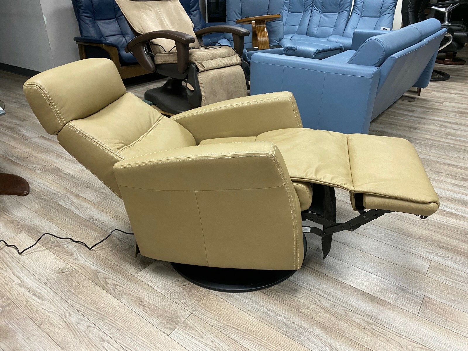 IMG Divani RM225 Medium Power Relaxer Recliner Chair Trend T408 Sand ...