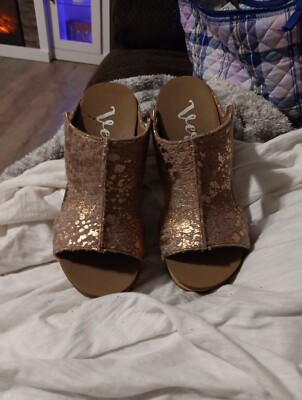 Very G, SIZE 9, Women's Platform Sandals TAN w/ GOLD ACCENTS | eBay