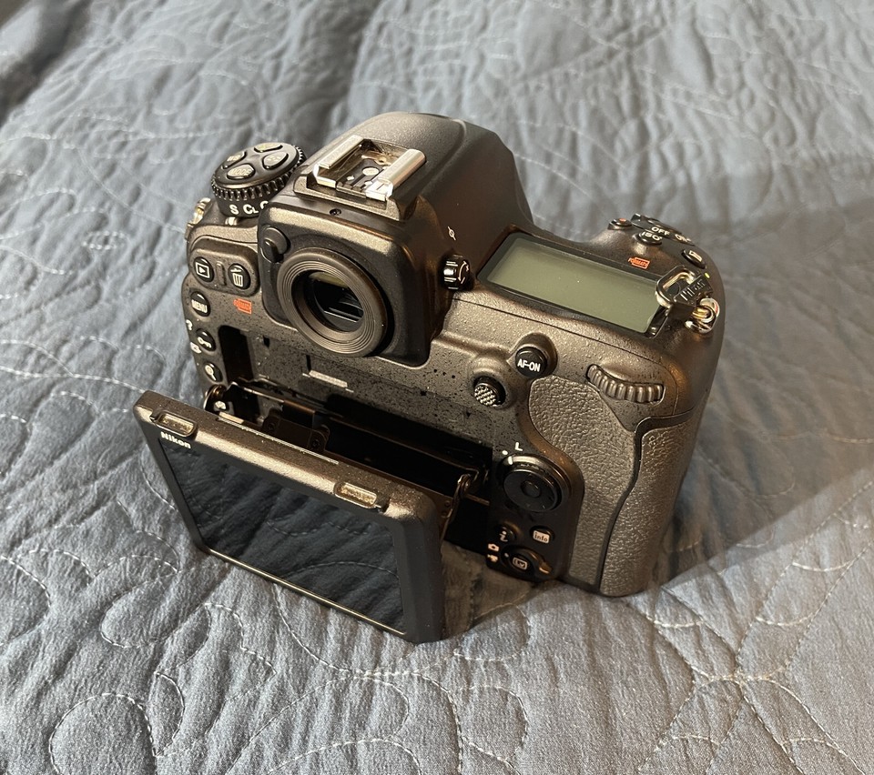 Nikon D500 20.9MP Digital SLR Camera Kit w/ 16-80 VR Lens, Memory Card ...