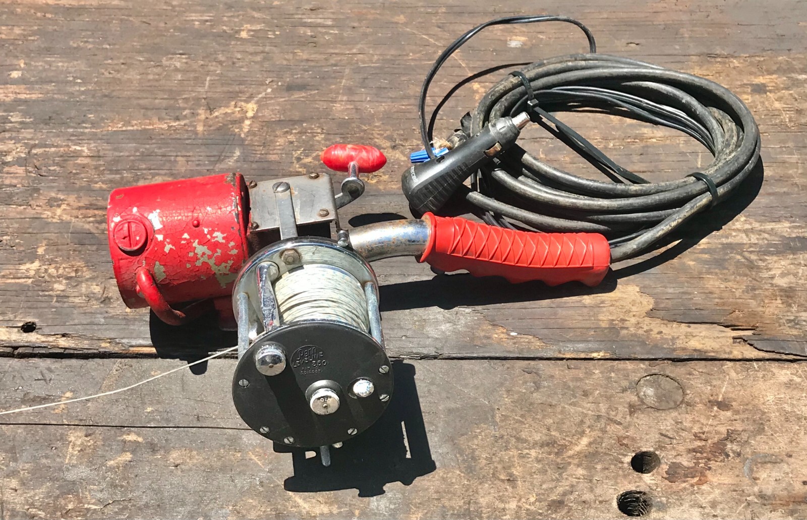 Fishing winch Penn Leveline 350 reel with 12v winch motor catfish ...