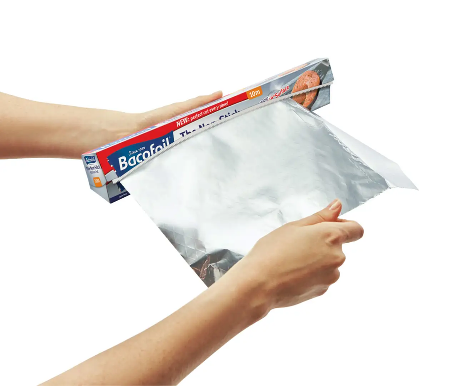 Bacofoil The Non Stick Kitchen Foil for Cooking Roasting Baking ...