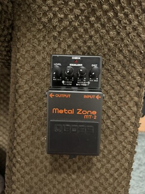 Boss Roland MT-2 Metal Zone Distortion High Gain Guitar Effect Pedal ...
