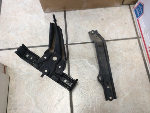 GENUINE OEM TOYOTA BATTERY HOLD DOWN CLAMP 2012-2017 prius v | eBay