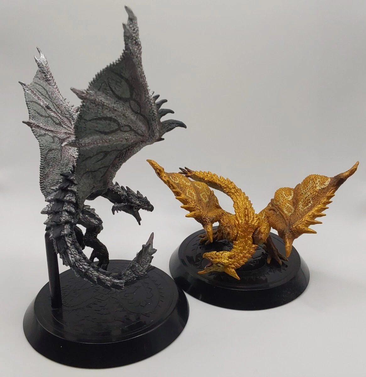 Silver Rathalos And Gold Rathian