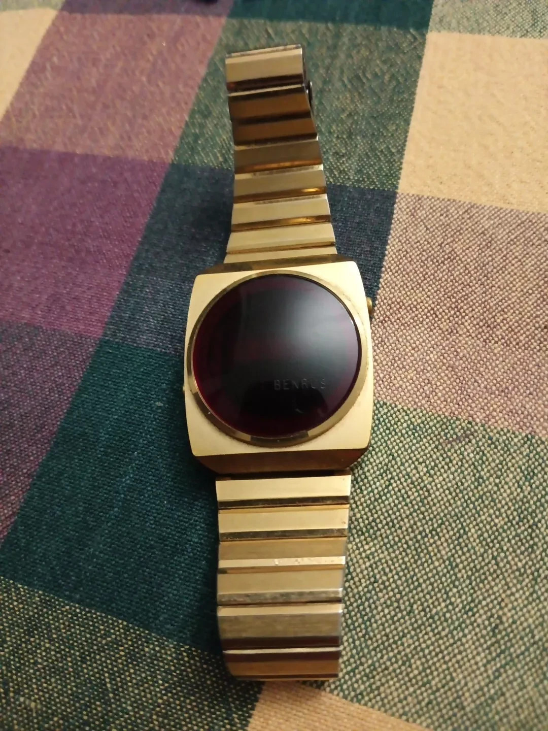 VINTAGE BENRUS RED LED MEN WRISTWATCH - Gem