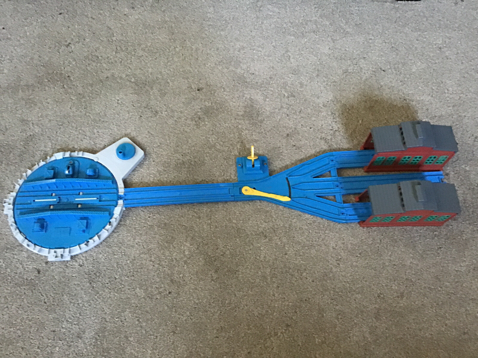 TOMY TRACKMASTER TURNTABLE & ENGINE SHEDS Thomas And Friends Train Sets ...