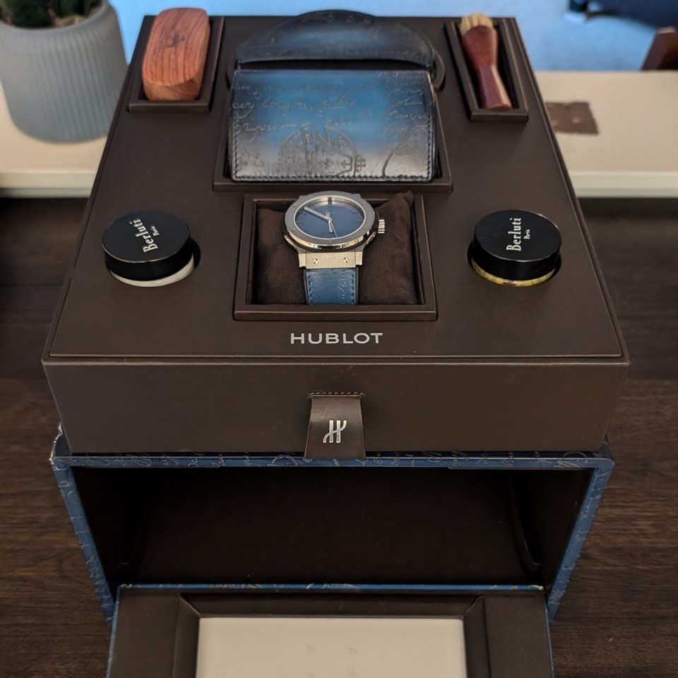 Hublot Classic Fusion Berluti Blue Scritto 45mm 511.NX.050B.VR.BER16 ...