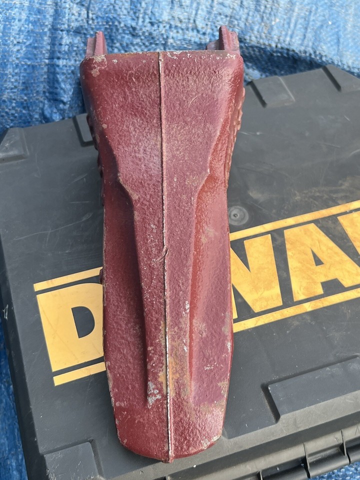 New Unused MG30S - Tooth Std fits Caterpillar Kingmet OEM Bucket Tooth ...