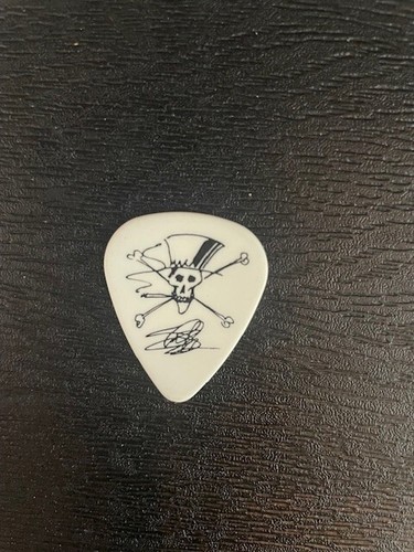 GUNS N ROSES / SLASH / TOUR GUITAR PICK | eBay