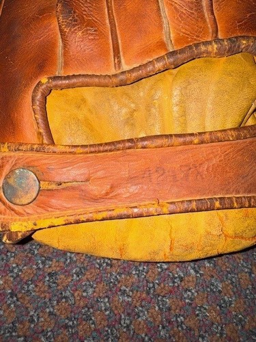Vintage 1940's Dubow The Pelican Three Finger Baseball Glove Model ...