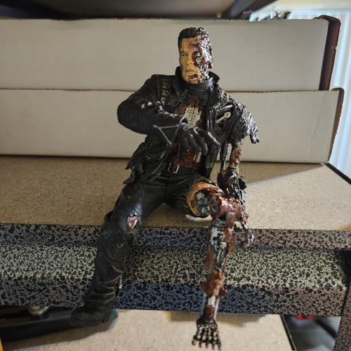 Terminator 3 Sitting Figure Battle Damage | eBay
