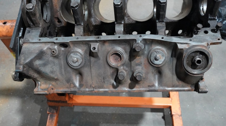 1975 FORD 460 CI ENGINE BARE BLOCK, STOCK BORE D1VE-6015- A2, 4J10. WE ...