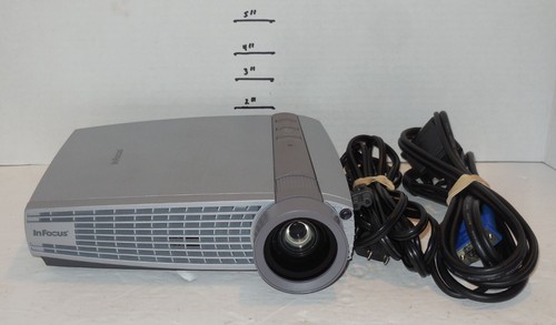 Infocus LP130 Projector 1024 x 768 4:3 1100 Lumens DLP With Carrying ...