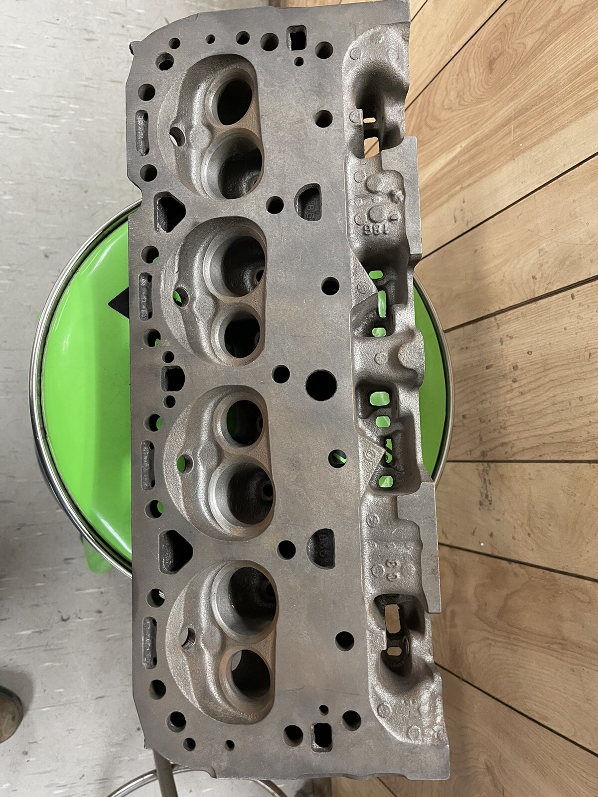 PAIR 1969 1970 CHEVROLET Heads 3927186 186 K-24-9 L-17-9 READ ...