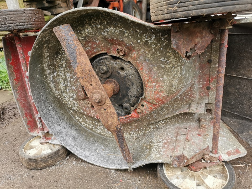 Mountfield Emblem Push mower Spares or repair - 15" 4 Wheeled Rotary ...