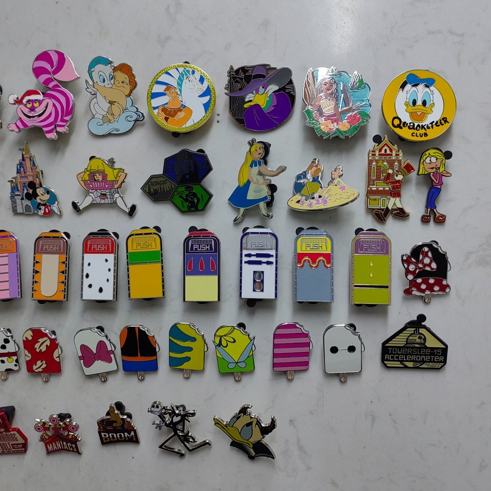 Disney exchange badges come in groups of 45 pins | eBay
