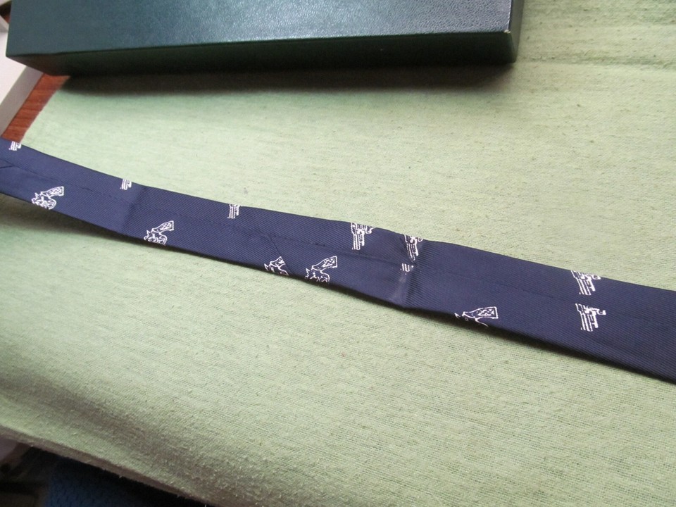 Vtg. Neck Tie w/S&W Revolvers on it -Marked "Made Especially for Smith ...