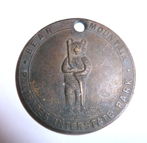 Good Luck TOKEN PALISADES INTERSTATE PARK Bear Mountain Bear Figure NY ...