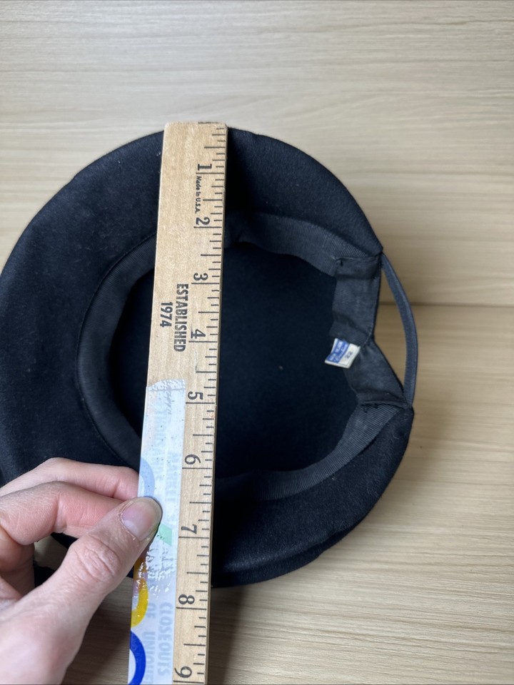 Vintage Felt Cloche with Feather Small Hat Either Child or Small Head ...