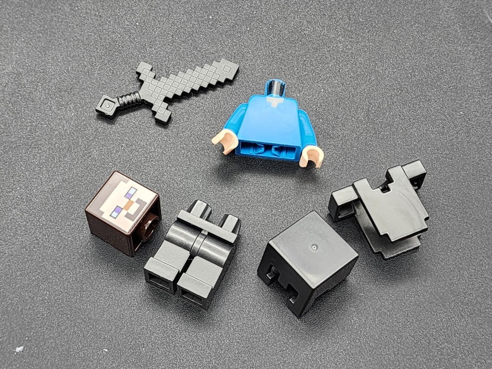 LEGO Minecraft Steve in Full Netherite Armor with Sword Minifigure ...