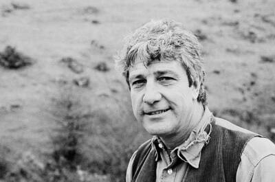 English Actor Norman Bowler Posed On The Set 1980 OLD PHOTO | eBay ...