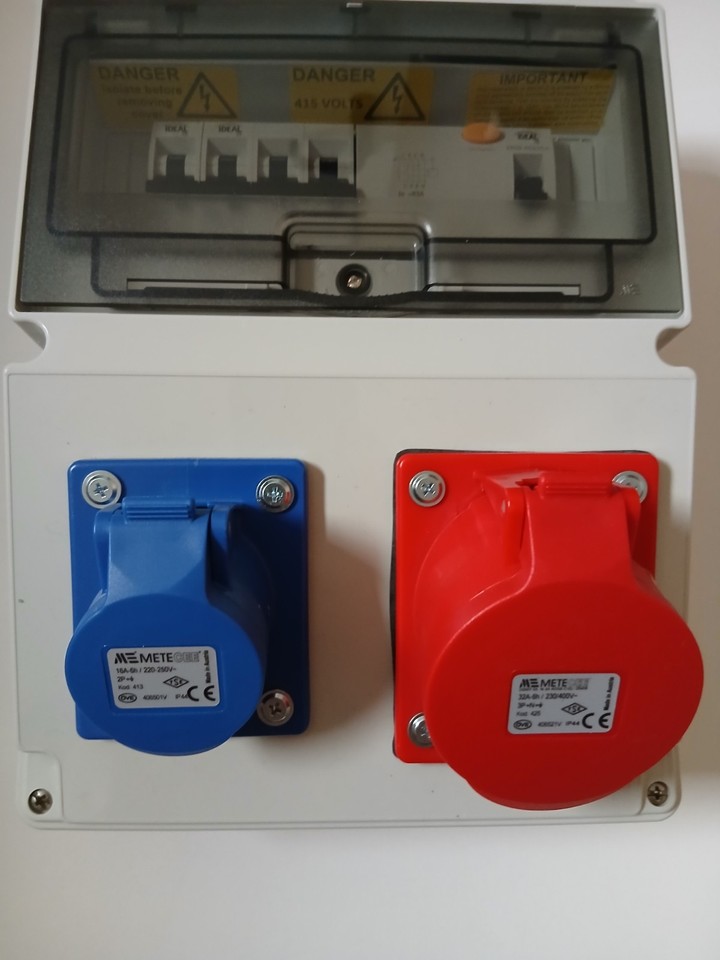 Wall mounted distribution board, industrial CEE Socket. 3 Phase RCD ...