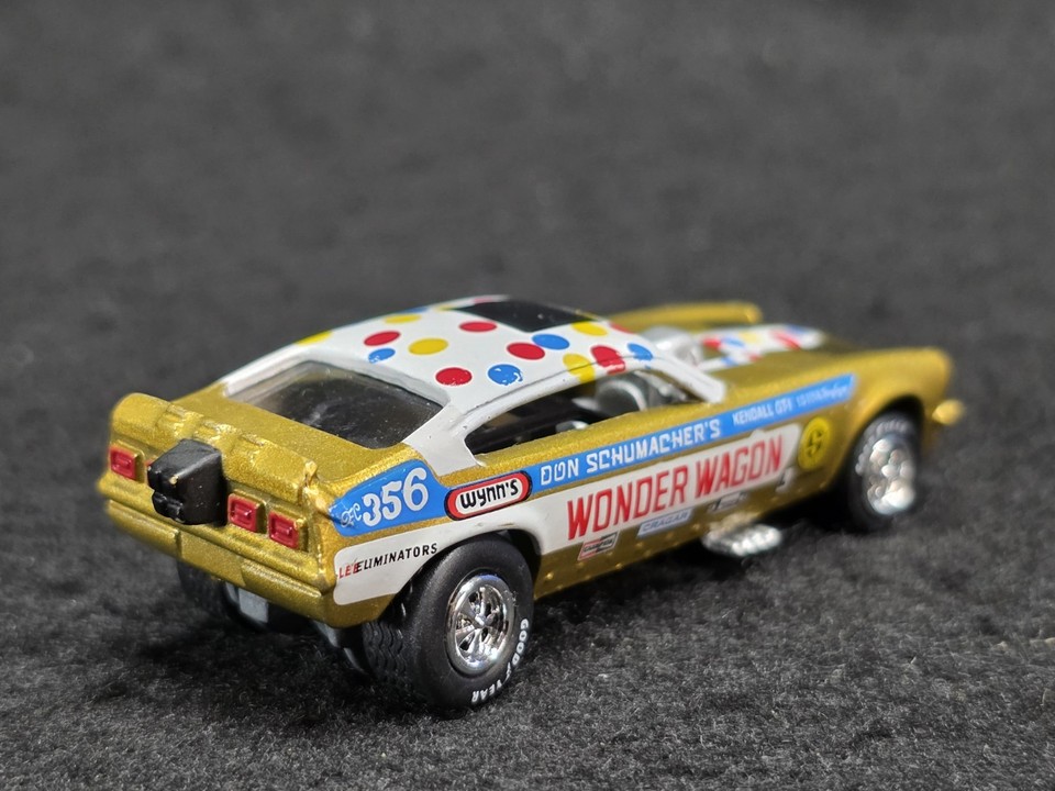 Johnny Lightning Racing Legends Wonder Wagon 1971 Chevrolet Vega Funny ...