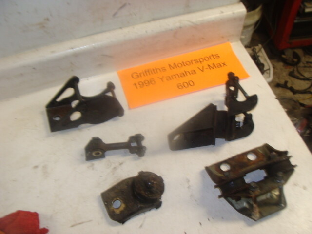 1996 YAMAHA VMAX 600 500 motor engine mounts torque rubber dampers ...