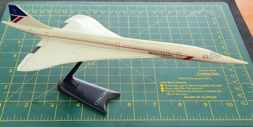 Vintage Wooster desk model ~9.5 inch (~1:250) of British Airways ...