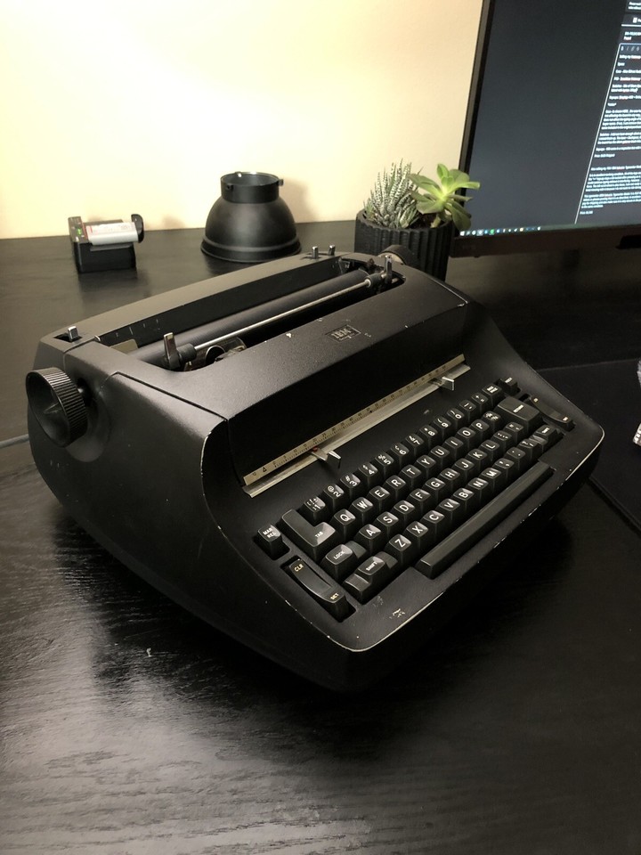 IBM Selectric 1 Typewriter (Black) In Perfect Working Condition. All ...