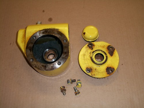 Used John Deere Snowblower Auger Gear Case AM33106 AM33105 C2213E NO ...