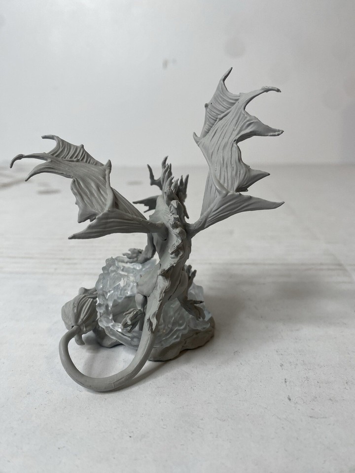 Dungeons & Dragons Icons Colossal Red Dragon Limited Edition D&D Figure ...