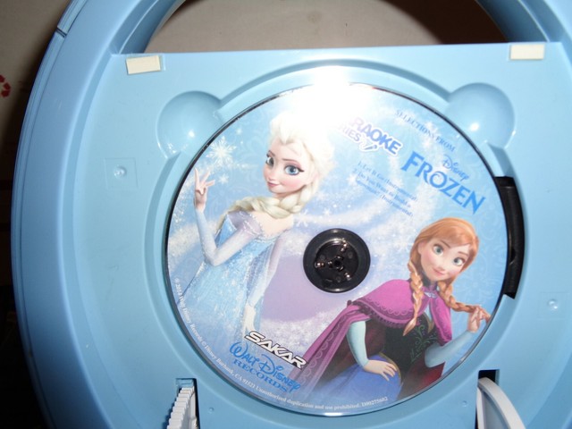 Frozen Disney Elsa & Anna Karaoke Machine CD Player Lights up Stereo ...