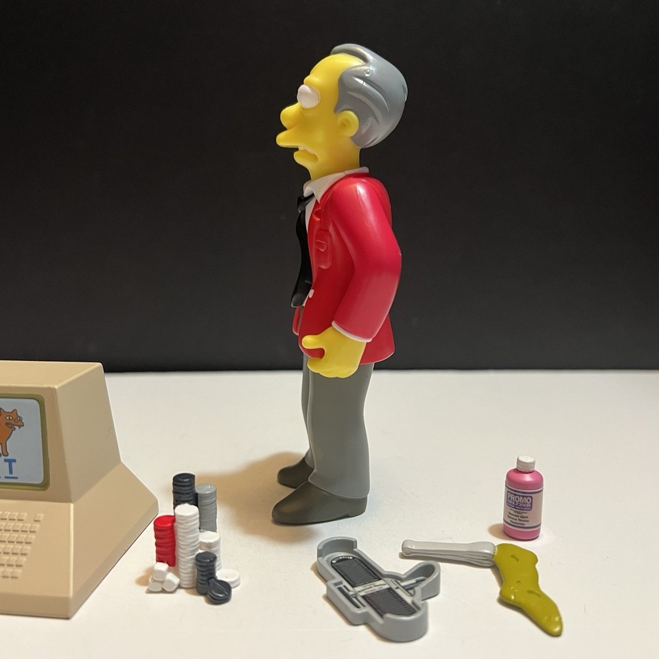 The Simpsons World of Springfield WOS Salesman Gil 5” Figure Series 11 ...