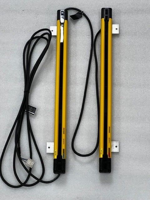 Keyence GL-R47F Safety Light Curtain - GL-R47F-T Transmitter GL-R47F-R ...