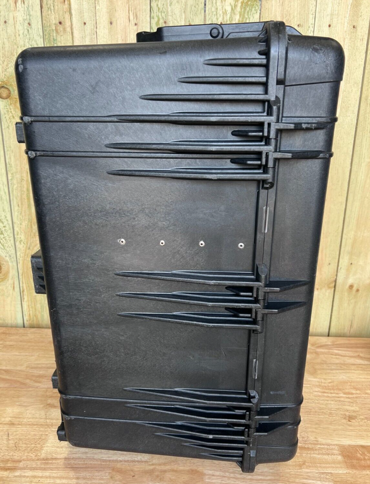 Pelican 1660 Protector Case Black Rolling Waterproof W/ Foam & Divider ...