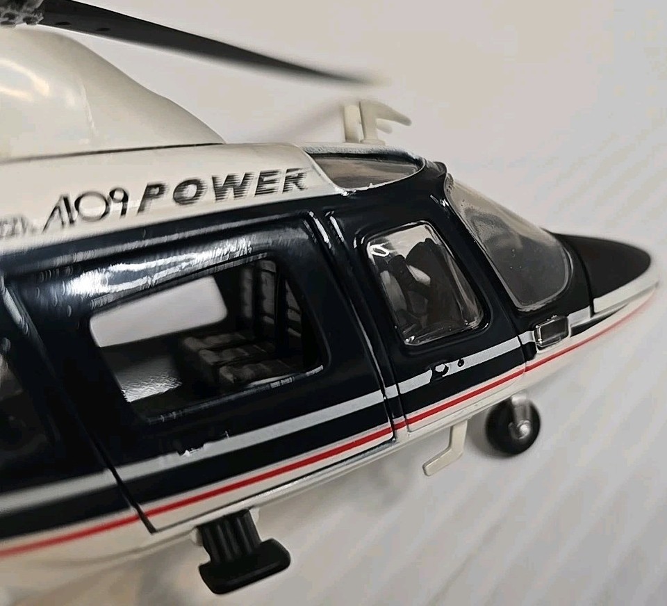 AGUSTA A109 POLICE HELICOPTER 2003 CARABINIERI 1:72 SCALE A 109 K8 | eBay