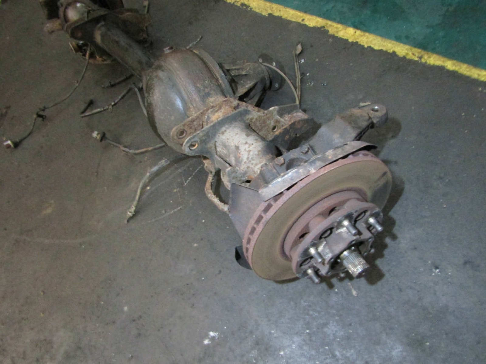 Nissan Patrol 3.0 Y61 97-04 ZD30 front axle diff differential + hubs | eBay