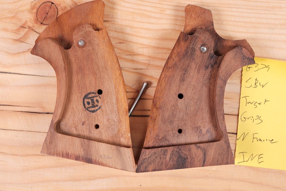 G379 Smith & Wesson N Frame Target Grips S&W Walnut Checkered Factory ...