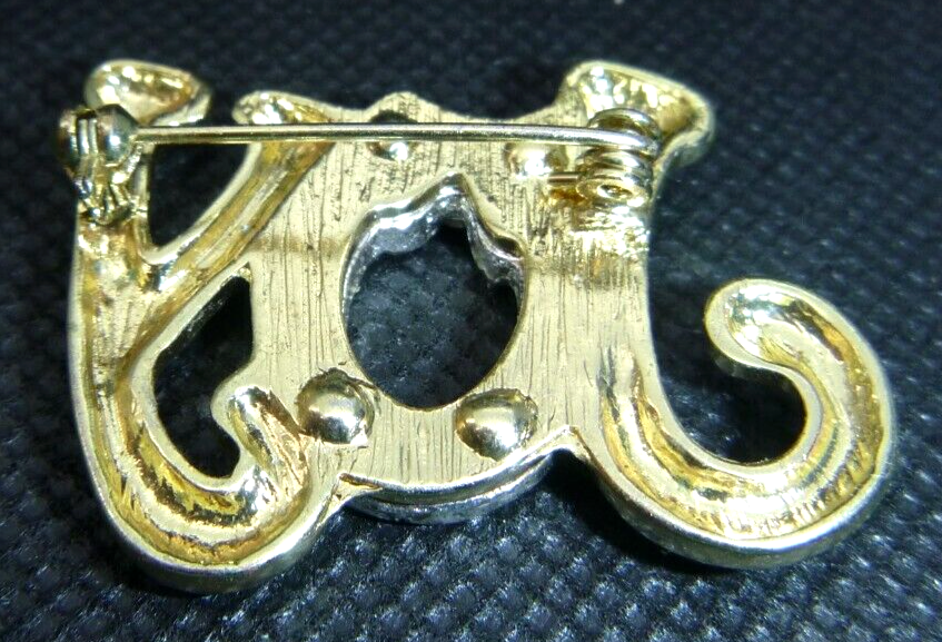 Festive JOY Goldtone Christmas Brooch Pin Wreath in Center ...