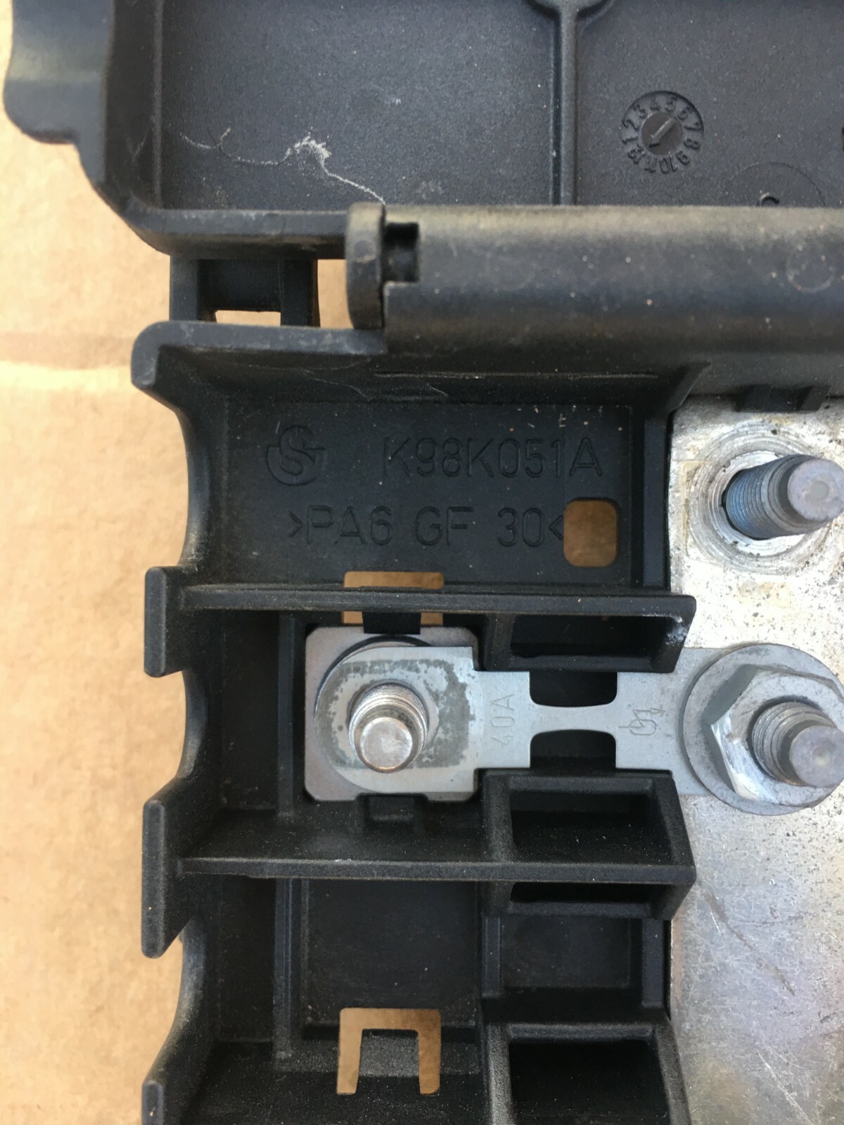 8K0937517A DISTRIBUTORE MORSETTO TERMINALE POSITIVO BATTERIA AUDI A4 8K ...