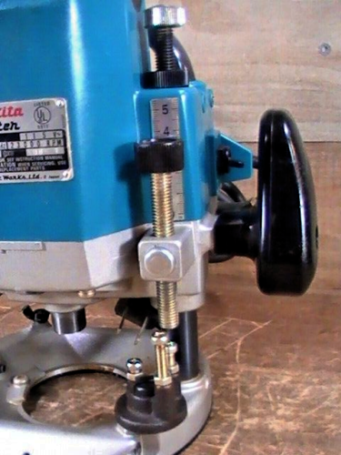 MAKITA #3612BR 14.A 23,000-RPM PLUNGE ROUTER W / Bits and Accessories ...