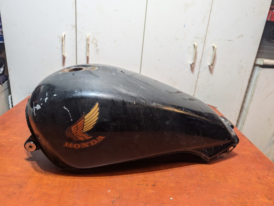 1983 83 HONDA VF1100C VF 1100C 1100 V65 MAGNA FUEL TANK FOR REPAIR ONLY ...