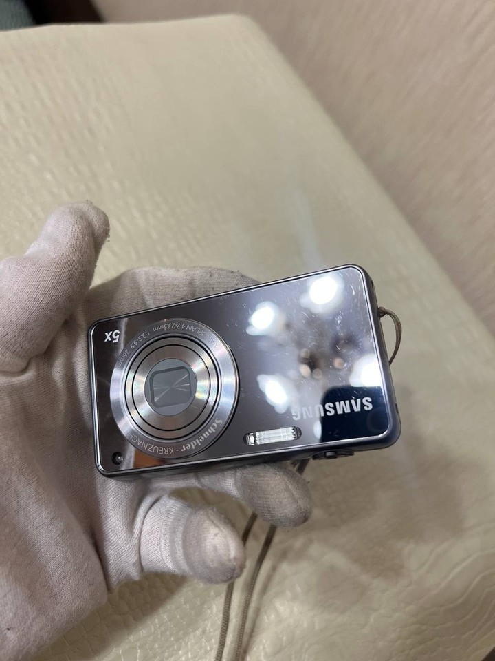 Samsung ST ST700 Digital Camera Duo Screen View Tested Selfie Mode ...