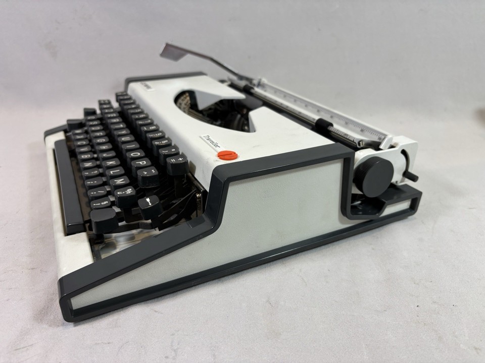 Machine To Typewriter Olympia Traveller | eBay