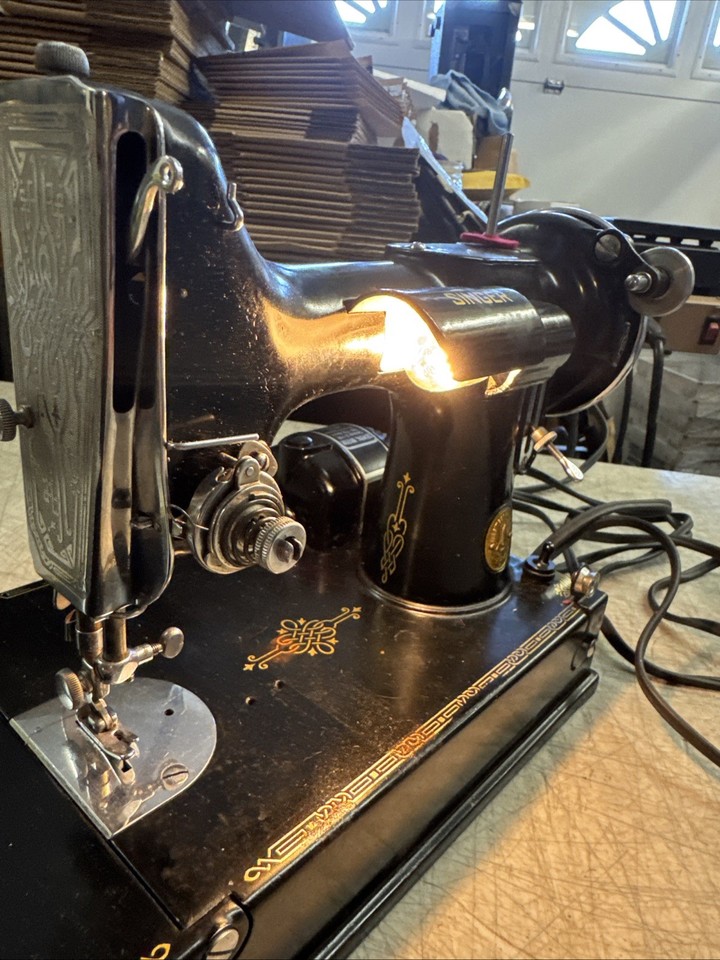 Vintage 1938 Singer 221 Featherweight Portable Sewing Machine w/ pedal ...