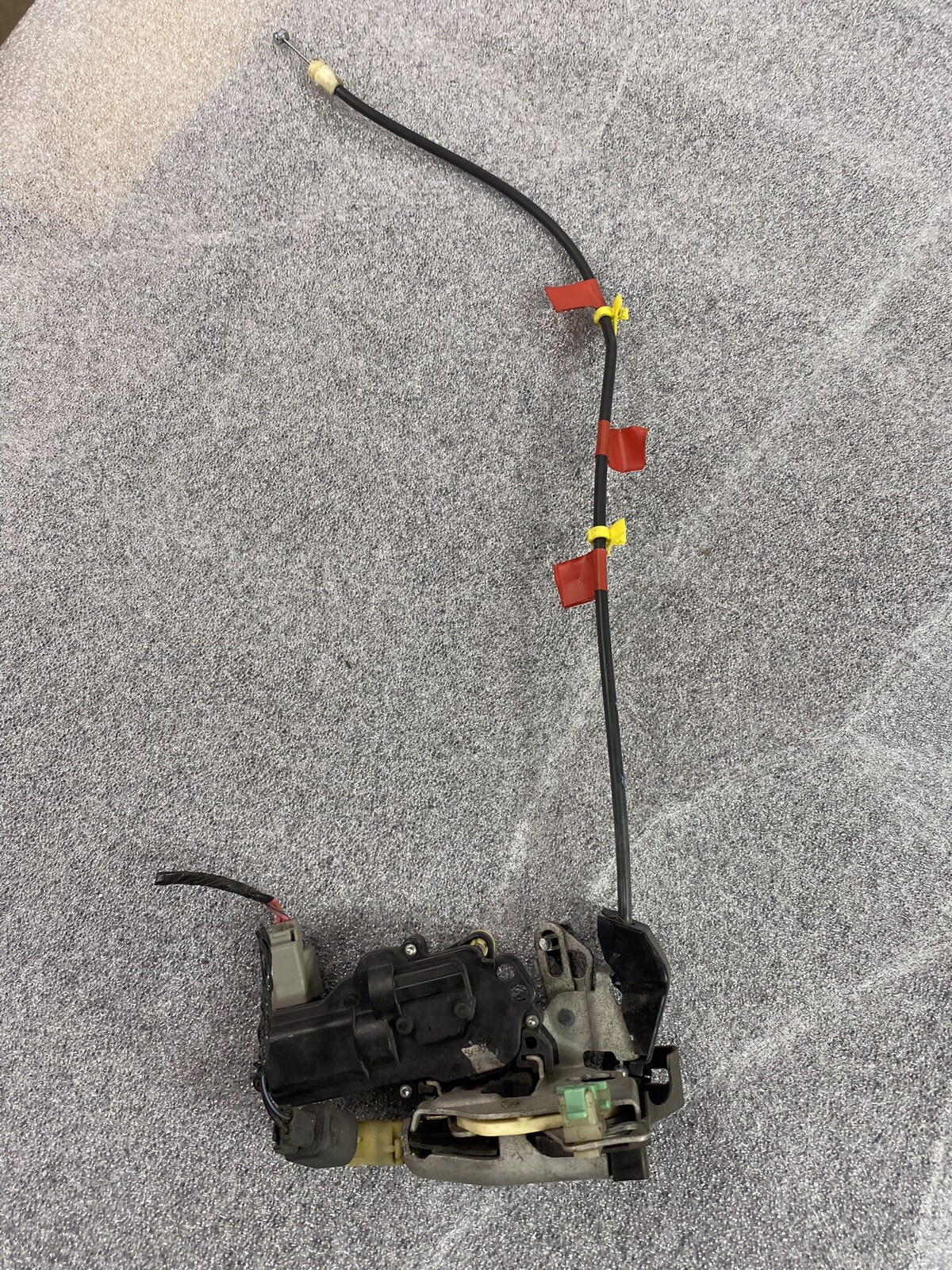 05 ford f150 Crew Cab Lariat door latch Left Driver Rear assembly | eBay