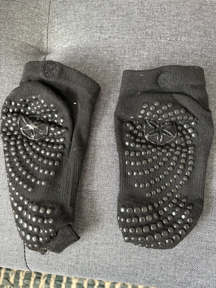 Gaiam Toeless Yoga Socks All Grip No Slip One Size Fits Most 1 pair | eBay