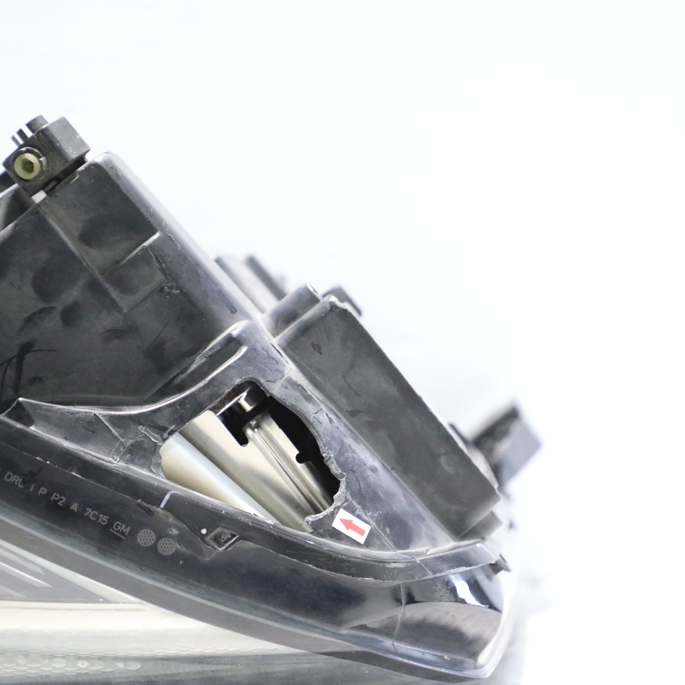 15-20 GMC Yukon HID (opt T4F) Right Passenger Side Headlight OEM ...