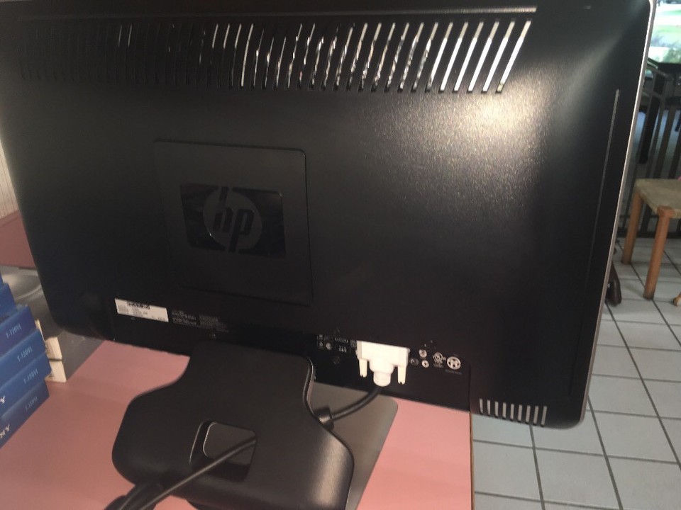 HP 2009M 20" Widescreen LCD Monitor With Built-In Speakers VGA DVI ...